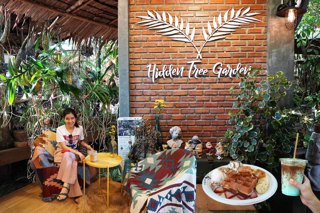 นั่งชิล Hidden Tree Garden คาเฟ่สไตล์ทรอปิคอลสุดแสนจะร่มรื่น ดื่มด่ำกับ ...