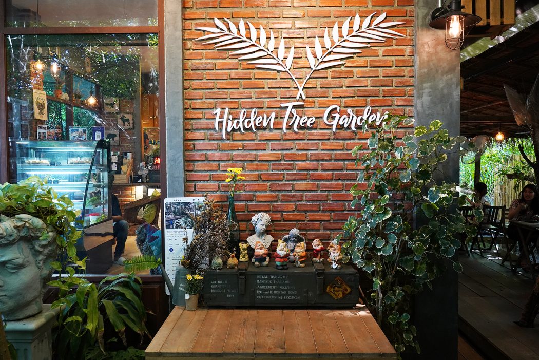 นั่งชิล Hidden Tree Garden คาเฟ่สไตล์ทรอปิคอลสุดแสนจะร่มรื่น ดื่มด่ำกับ ...