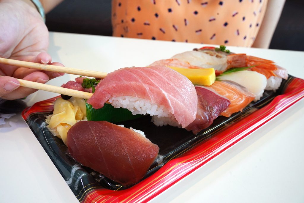 จองคิวกินที่ร้านไม่ทัน สั่ง "ซูชิสายพาน 100 เยน" Sushiro อันดับหนึ่งใน ...