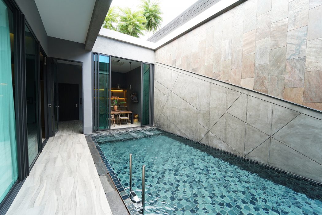 เที่ยวพัทยาเหมือนมาแอฟริกาใต้ The Gems Mining Pool Villas Pattaya (สระ ...