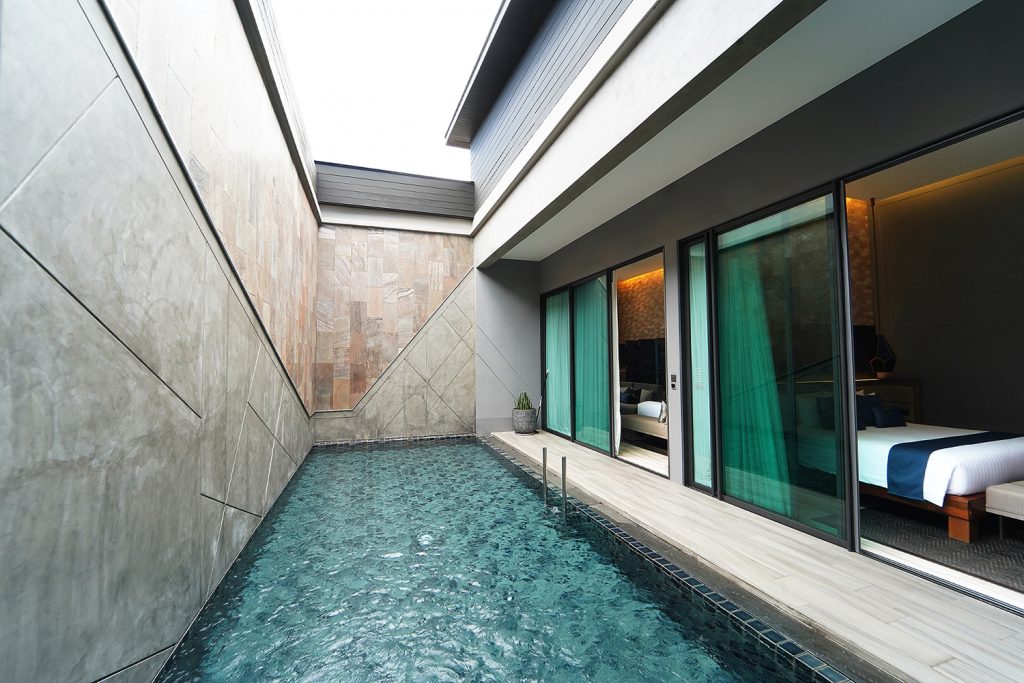 เที่ยวพัทยาเหมือนมาแอฟริกาใต้ The Gems Mining Pool Villas Pattaya (สระ ...