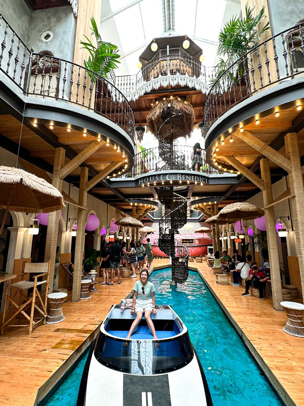 พาเที่ยว พาชม พากิน "House of Benedict" นี่ !!! คาเฟ่ หรือ สตูดิโอถ่าย ...