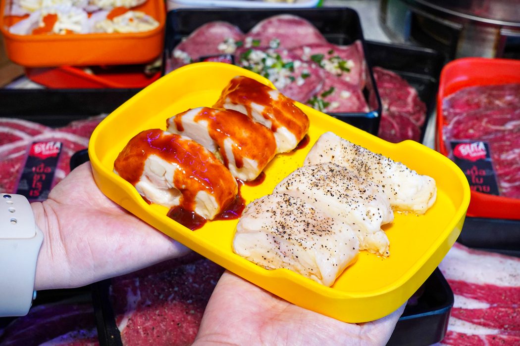 กินไม่อั้นปิ้งย่างเนื้อคือดีย์ ราคา 299, 499 ลิ้นวัว ไส้วัว ก็ยังมี ...