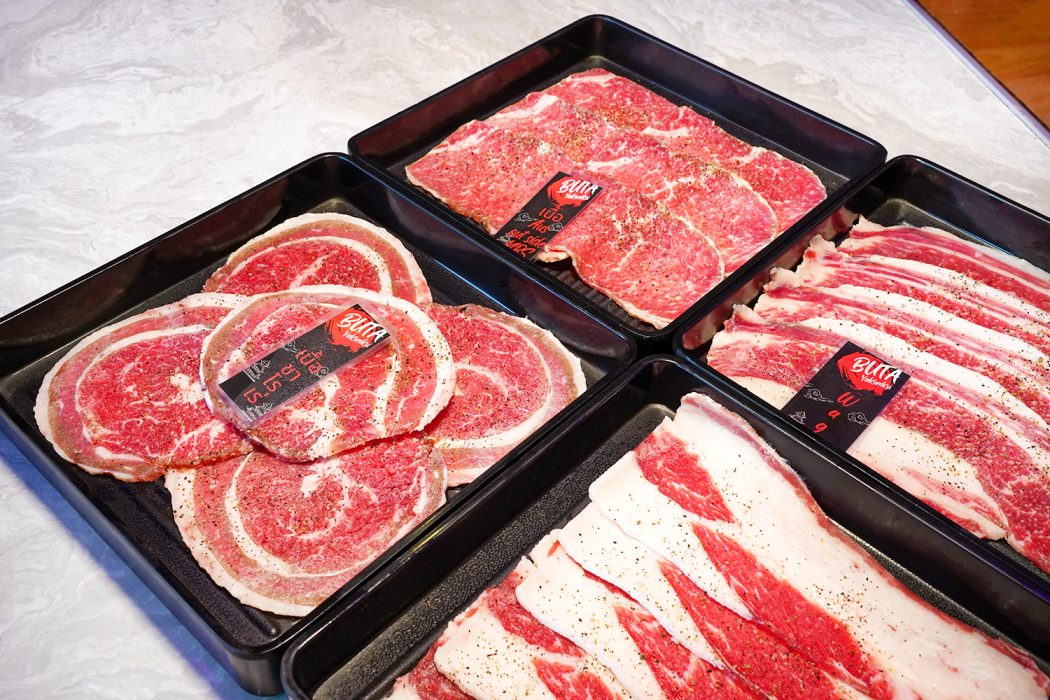 กินไม่อั้นปิ้งย่างเนื้อคือดีย์ ราคา 299, 499 ลิ้นวัว ไส้วัว ก็ยังมี ...